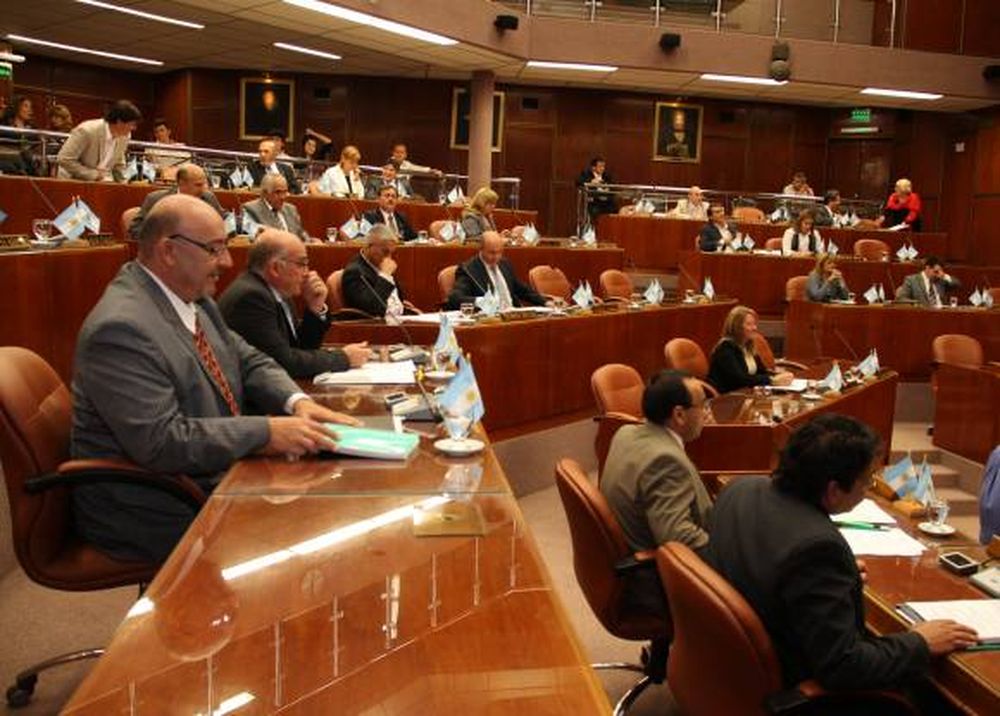 Sin espacio, la Legislatura busca sumar otro edificio