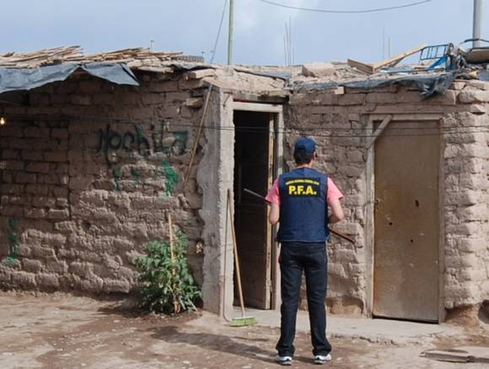 Cae por “vender” cocaína la mamá de un chico asesinado