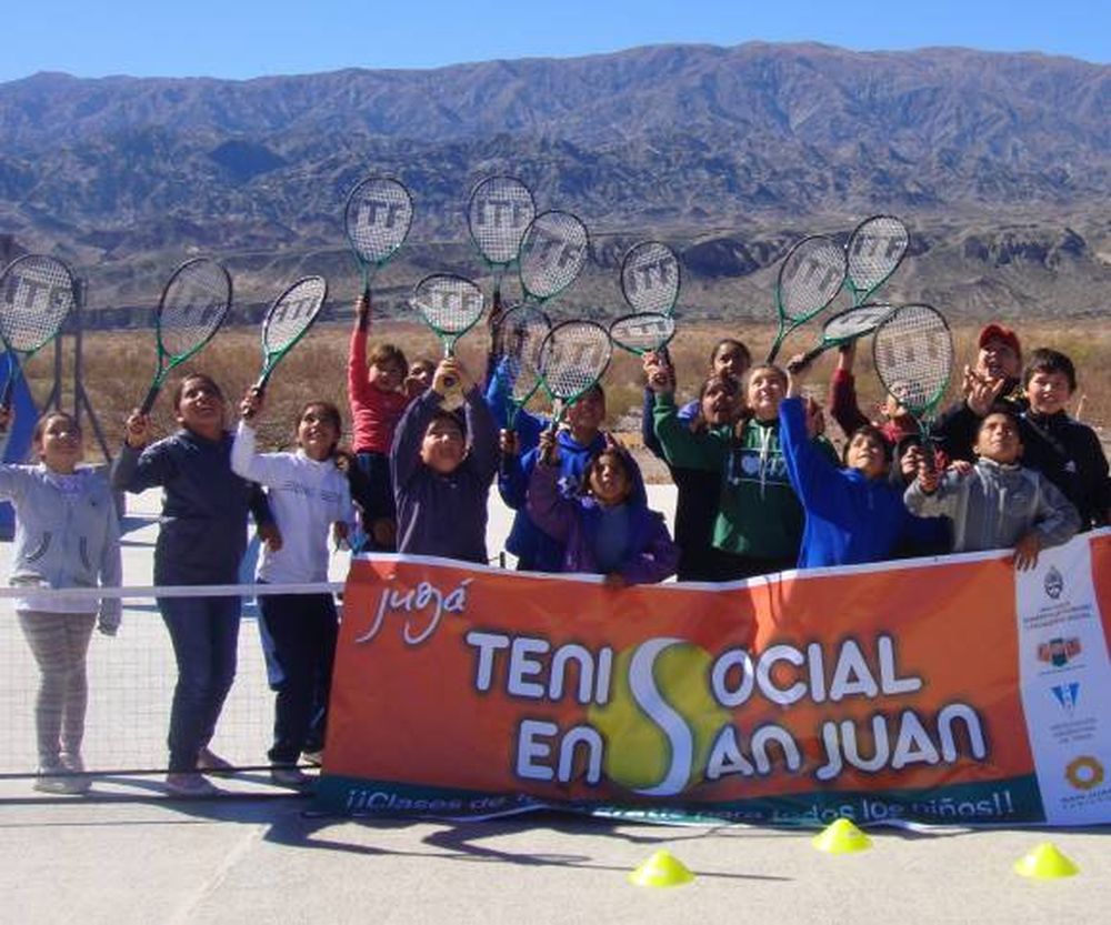 El robo de raquetas de tenis que perjudica a 3.000 chicos