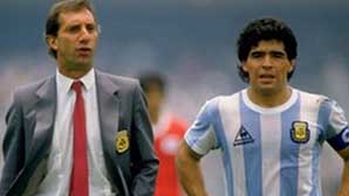 Reaparece Carlos Bilardo y dará la lista para jugar con Ghana