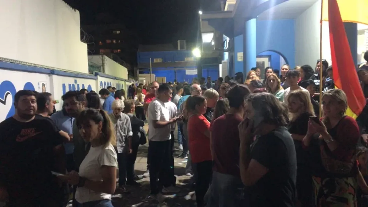 El ánimo en los búnkers sanjuaninos: festejos en el de Milei y el ...
