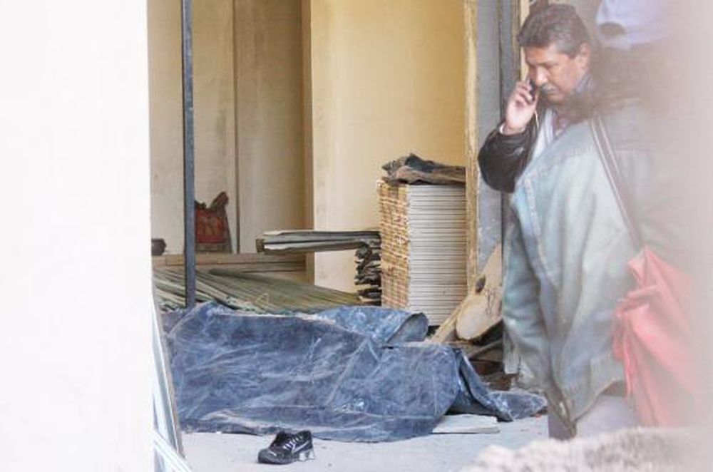 Un obrero murió luego de caer desde un montacarga
