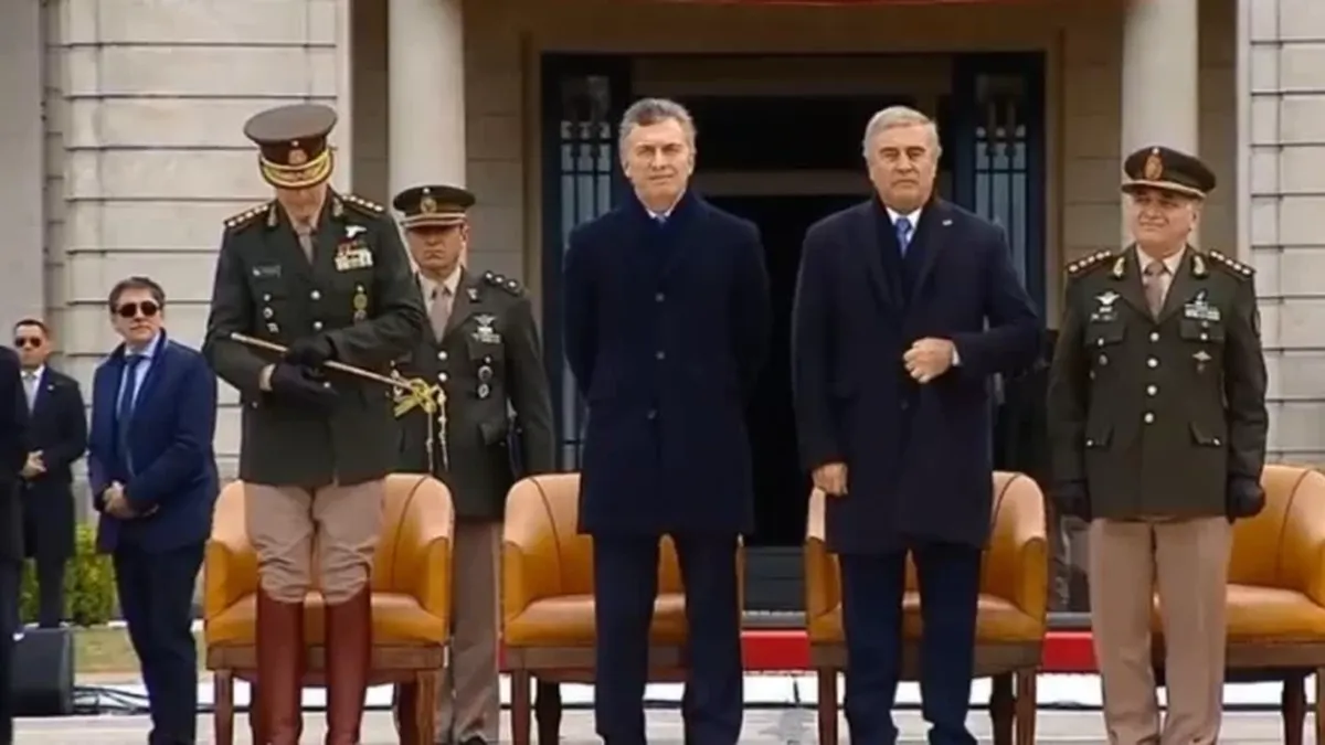 Macri evitó mencionar el paro nacional durante un acto del Ejército