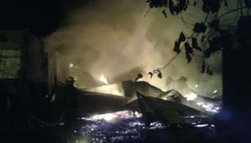 Se incendió una prefabricada y la policía cree que fue intencional