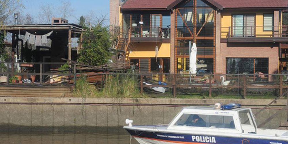 A pesar que rompieron paredes y pisos, no hallaron plata en la casa de ...