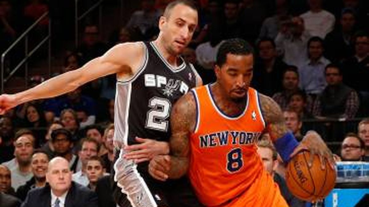 Manu Ginóbili le ganó el duelo a Prigioni